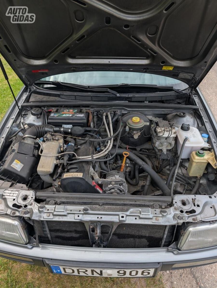 Audi 80 1994 in Kaunas, with an engine capacity of 2.00 L and mileage of 282 thousand km for 1250 €, photo 6 on AUTOMOTO.COM.LV