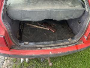 Audi 80 1993 in Varena, with an engine capacity of 1.90 L and mileage of 332 thousand km for 360 €, photo 5 on AUTOMOTO.COM.LV