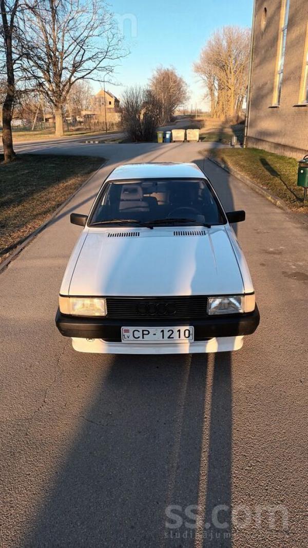 Balts Audi 80 1986 Jelgava, ar dzinēja tilpumu 1.30 L un nobraukumu 276 tūkst. km par 4300 €, foto 4 vietnē AUTOMOTO.COM.LV