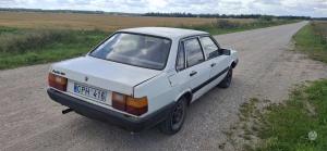 Balts Audi 80 1986 Panevēža, ar dzinēja tilpumu 1.58 L un nobraukumu 272 tūkst. km par 900 €, foto 3 vietnē AUTOMOTO.COM.LV