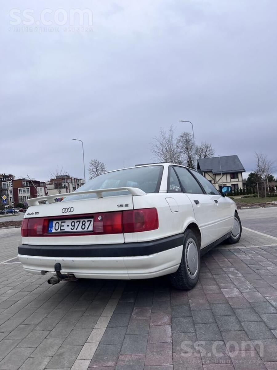Balts Audi 80 1987 Rīga, ar dzinēja tilpumu 1.80 L un nobraukumu 297 tūkst. km par 1400 €, foto 4 vietnē AUTOMOTO.COM.LV