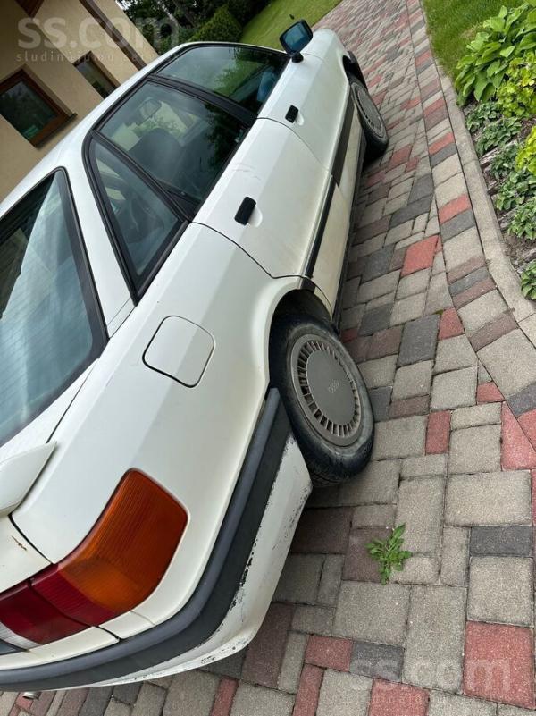 White Audi 80 1990 in Riga, with an engine capacity of 1.80 L and mileage of 330 thousand km for 600 €, photo 3 on AUTOMOTO.COM.LV