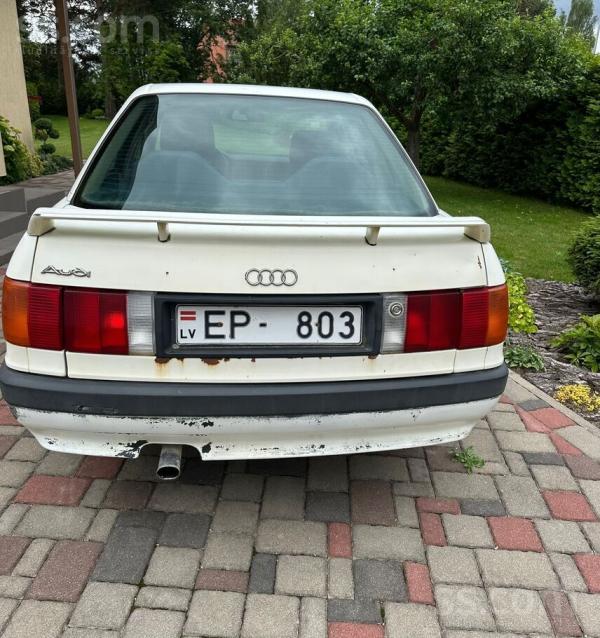 White Audi 80 1990 in Riga, with an engine capacity of 1.80 L and mileage of 330 thousand km for 600 €, photo 4 on AUTOMOTO.COM.LV
