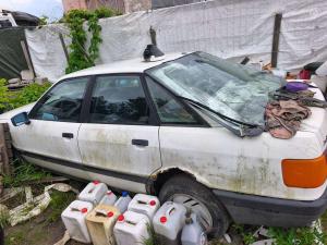 White Audi 80 1990 in Vilnius, with an engine capacity of 1.80 L and mileage of 333 thousand km for 380 €, photo 3 on AUTOMOTO.COM.LV