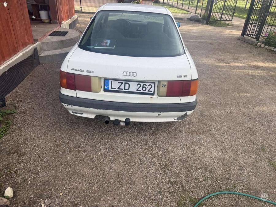 Белый Ауди 80 1991 в Вильнюс, объемом двигателя 1.78 л и пробегом 299 тыс. км за 700 €, фото 3 на AUTOMOTO.COM.LV
