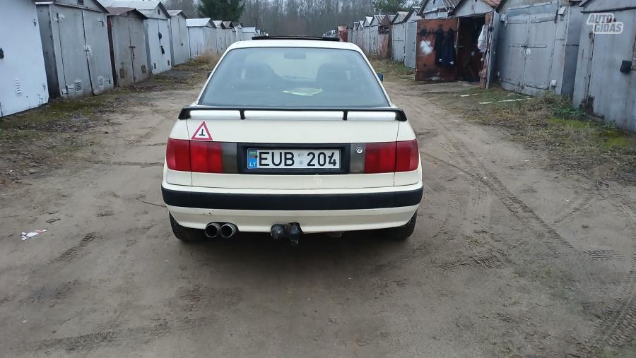 Balts Audi 80 1992 Viļņa, ar dzinēja tilpumu 2.00 L un nobraukumu 280 tūkst. km par 1700 €, foto 5 vietnē AUTOMOTO.COM.LV