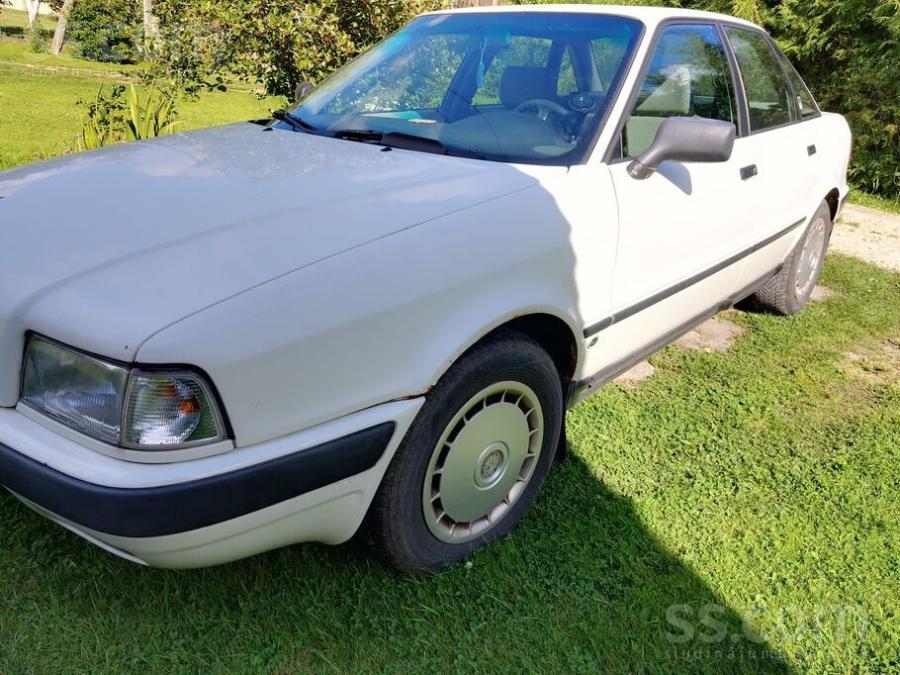 White Audi 80 1993 in Ludza, with an engine capacity of 2.30 L and mileage of 275 thousand km for 1500 €, photo 1 on AUTOMOTO.COM.LV