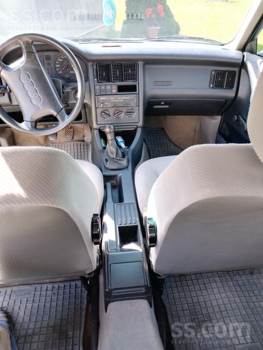 White Audi 80 1993 in Ludza, with an engine capacity of 2.30 L and mileage of 275 thousand km for 1500 €, photo 6 on AUTOMOTO.COM.LV