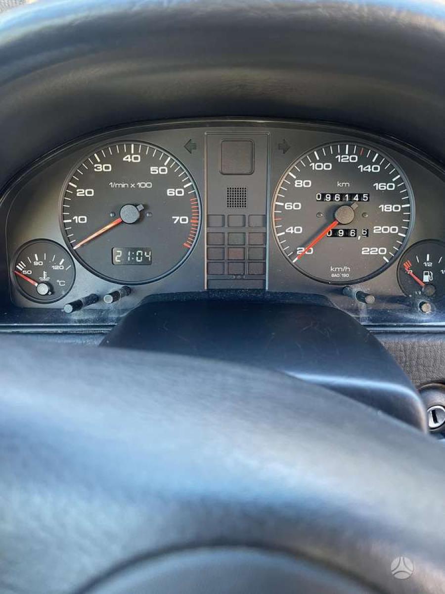 White Audi 80 1994 in Kaunas, with an engine capacity of 1.98 L and mileage of 96 thousand km for 3500 €, photo 7 on AUTOMOTO.COM.LV