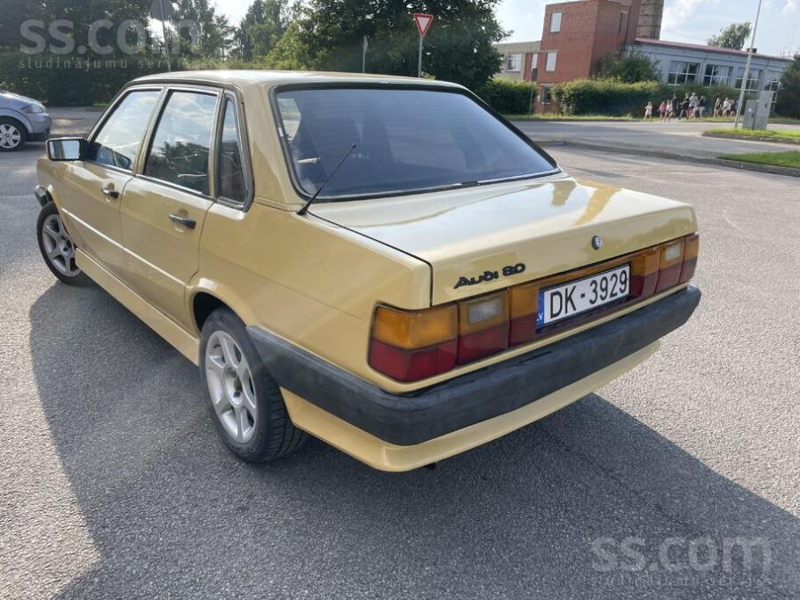 Yellow Audi 80 1984 in Cesis, with an engine capacity of 1.60 L and mileage of 351 thousand km for 2600 €, photo 4 on AUTOMOTO.COM.LV