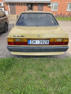 Yellow Audi 80 1984 in Cesis, with an engine capacity of 1.60 L and mileage of 351 thousand km for 2600 €, photo 5 on AUTOMOTO.COM.LV