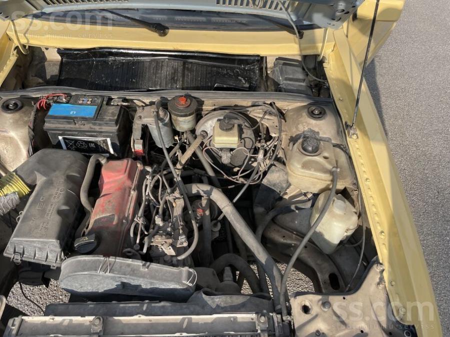 Yellow Audi 80 1984 in Cesis, with an engine capacity of 1.60 L and mileage of 351 thousand km for 2600 €, photo 6 on AUTOMOTO.COM.LV