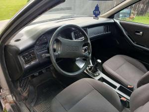 Brown Audi 90 1987 in Vilnius, with an engine capacity of 1.99 L and mileage of 250 thousand km for 750 €, photo 11 on AUTOMOTO.COM.LV