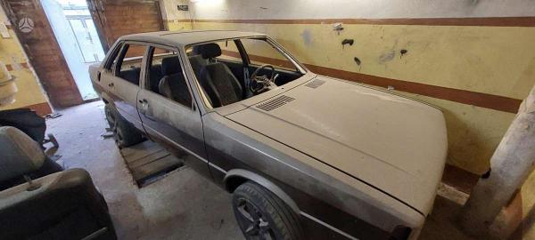 Yellow Audi 90 1985 in Panevezys, with an engine capacity of 2.23 L and mileage of 250 thousand km for 6000 €, photo 1 on AUTOMOTO.COM.LV
