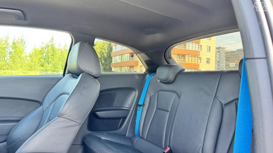 Melns Audi A1 2010 Kauņa, ar dzinēja tilpumu 1.40 L un nobraukumu 264 tūkst. km par 5800 €, foto 10 vietnē AUTOMOTO.COM.LV