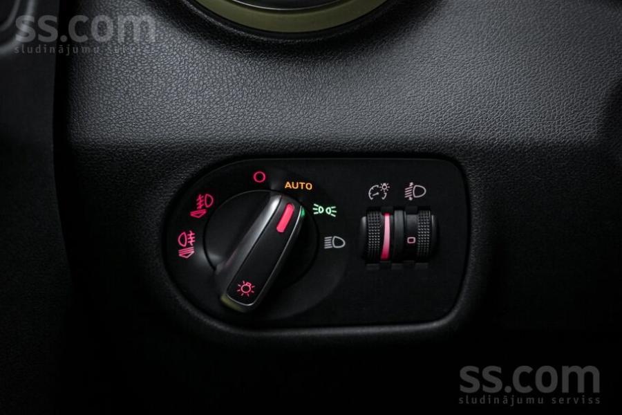 Black Audi A1 2010 in Riga, with an engine capacity of 1.60 L and mileage of 289 thousand km for 4750 €, photo 27 on AUTOMOTO.COM.LV