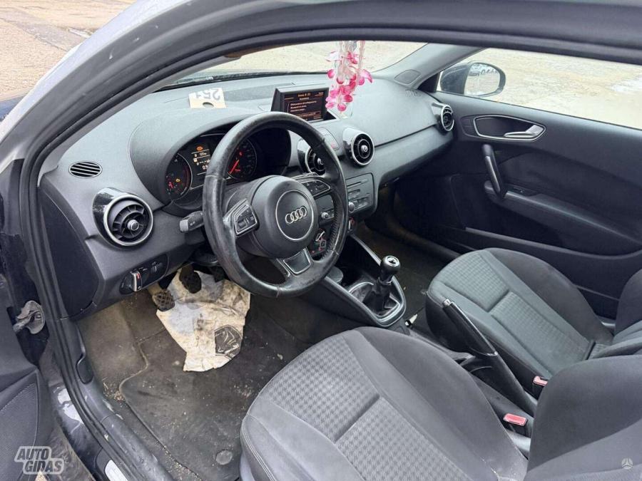 Black Audi A1 2011 in Vilnius, with an engine capacity of 1.60 L and mileage of 320 thousand km for 1900 €, photo 13 on AUTOMOTO.COM.LV