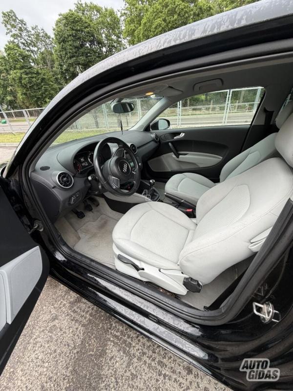 Black Audi A1 2011 in Kaunas, with an engine capacity of 1.60 L and mileage of 134 thousand km for 3100 €, photo 6 on AUTOMOTO.COM.LV