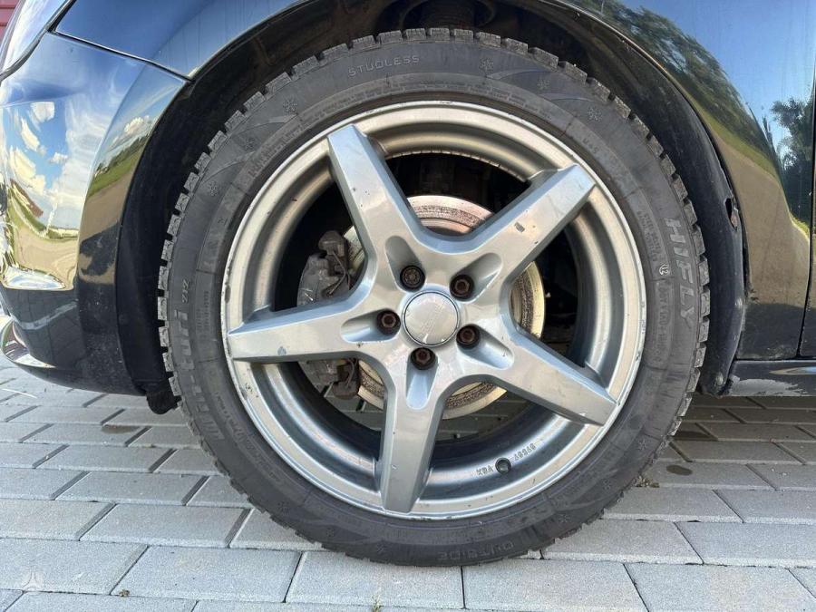 Black Audi A1 2011 in Vilkaviskis, with an engine capacity of 1.60 L and mileage of 133 thousand km for 3500 €, photo 12 on AUTOMOTO.COM.LV