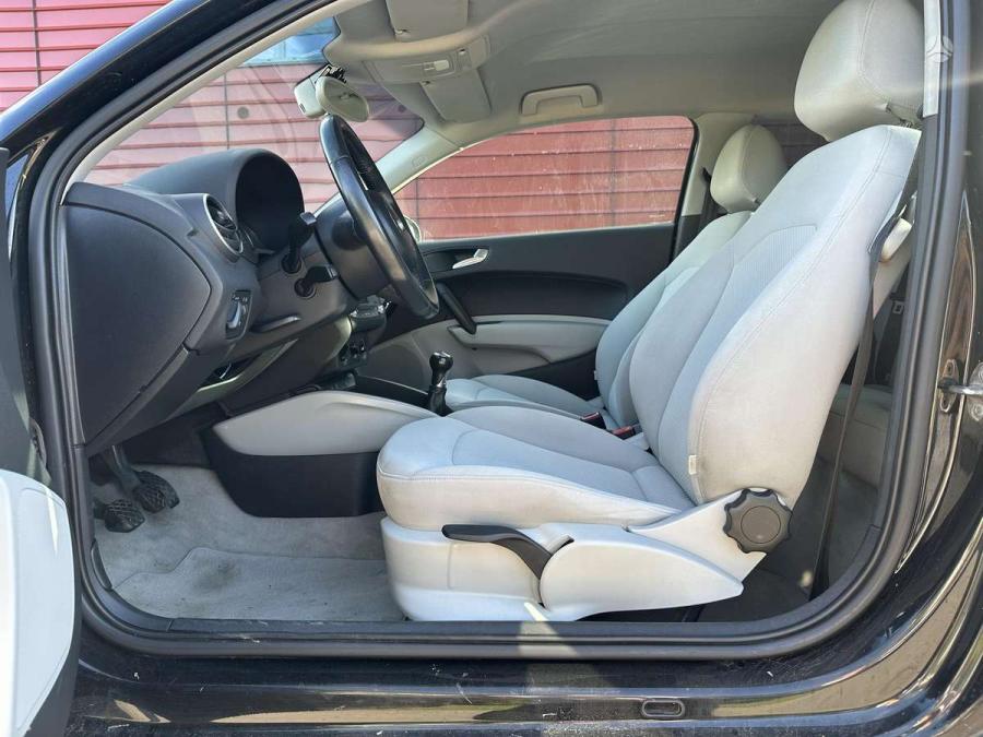 Black Audi A1 2011 in Vilkaviskis, with an engine capacity of 1.60 L and mileage of 133 thousand km for 3500 €, photo 13 on AUTOMOTO.COM.LV