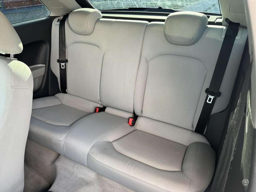 Black Audi A1 2011 in Vilkaviskis, with an engine capacity of 1.60 L and mileage of 133 thousand km for 3500 €, photo 16 on AUTOMOTO.COM.LV