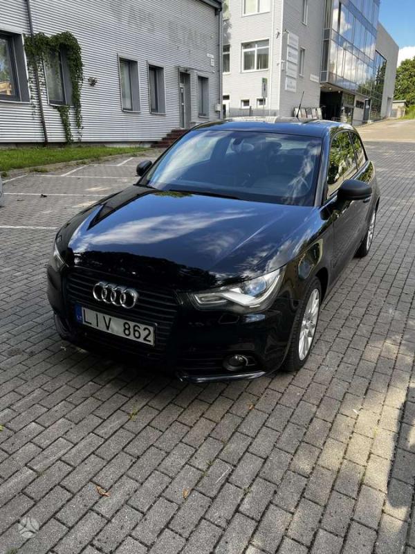 Black Audi A1 2011 in Vilnius, with an engine capacity of 1.60 L and mileage of 304 thousand km for 4000 €, photo 2 on AUTOMOTO.COM.LV