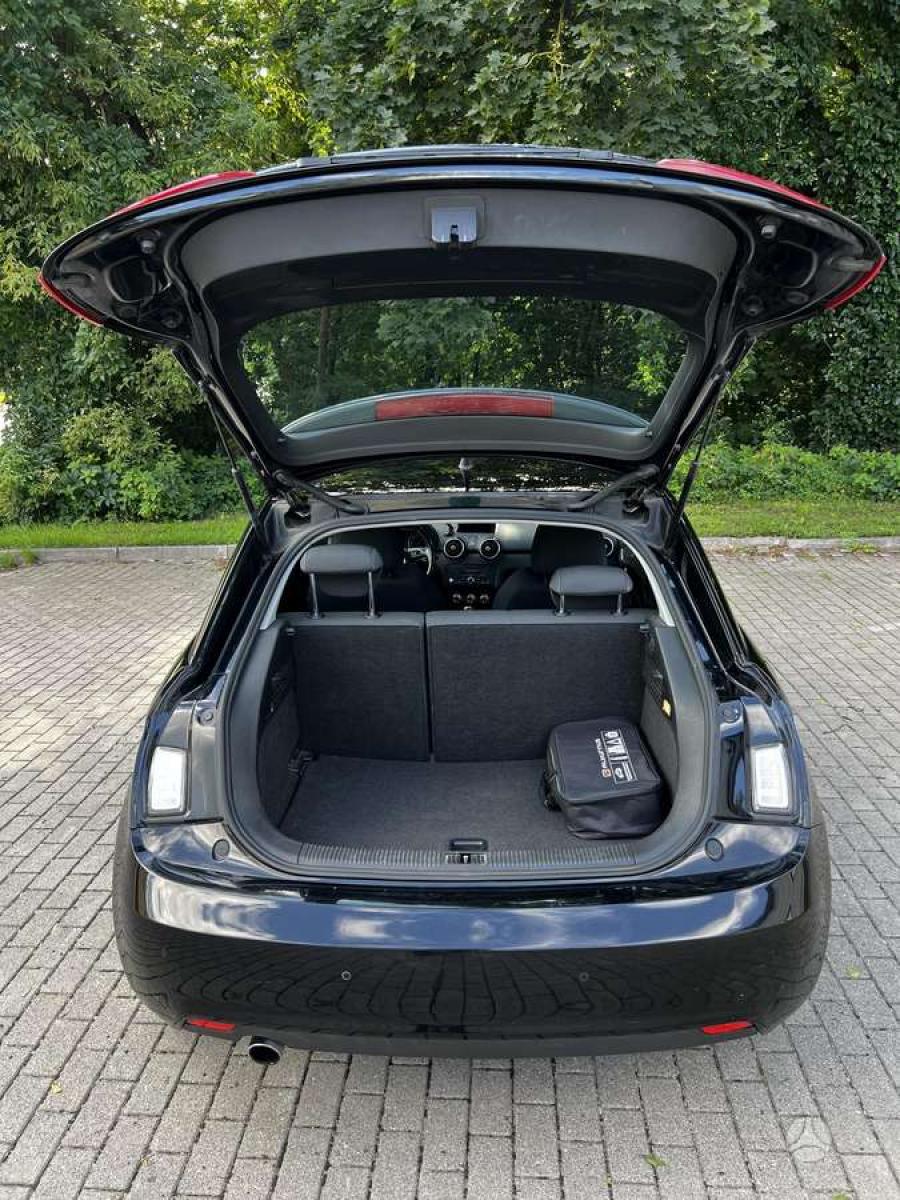Black Audi A1 2011 in Vilnius, with an engine capacity of 1.60 L and mileage of 304 thousand km for 4000 €, photo 5 on AUTOMOTO.COM.LV