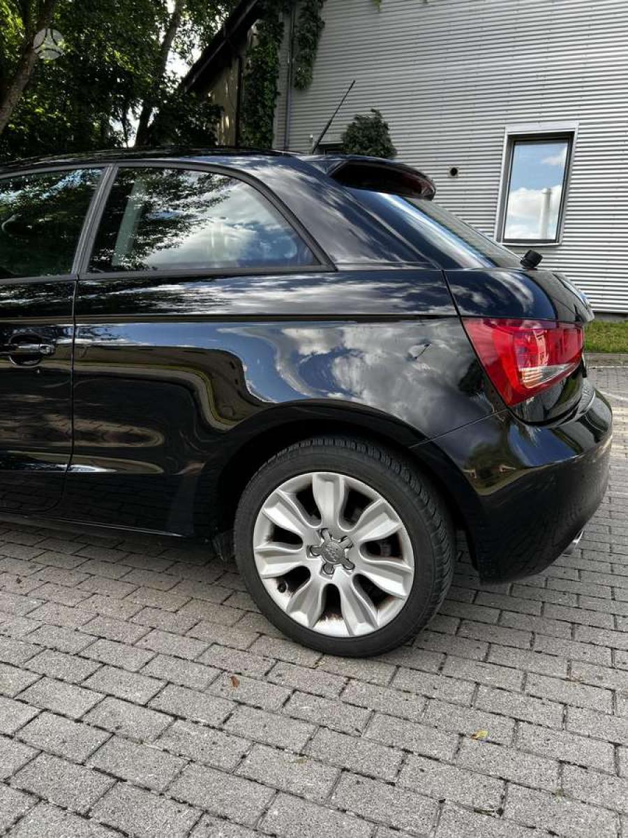 Black Audi A1 2011 in Vilnius, with an engine capacity of 1.60 L and mileage of 304 thousand km for 4000 €, photo 8 on AUTOMOTO.COM.LV