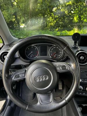 Black Audi A1 2011 in Vilnius, with an engine capacity of 1.60 L and mileage of 304 thousand km for 4000 €, photo 11 on AUTOMOTO.COM.LV