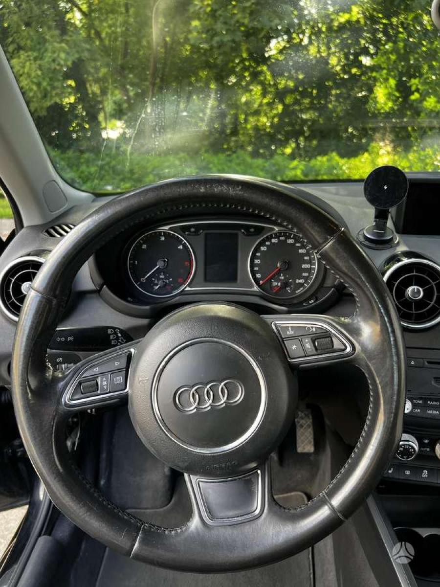 Black Audi A1 2011 in Vilnius, with an engine capacity of 1.60 L and mileage of 304 thousand km for 4000 €, photo 11 on AUTOMOTO.COM.LV