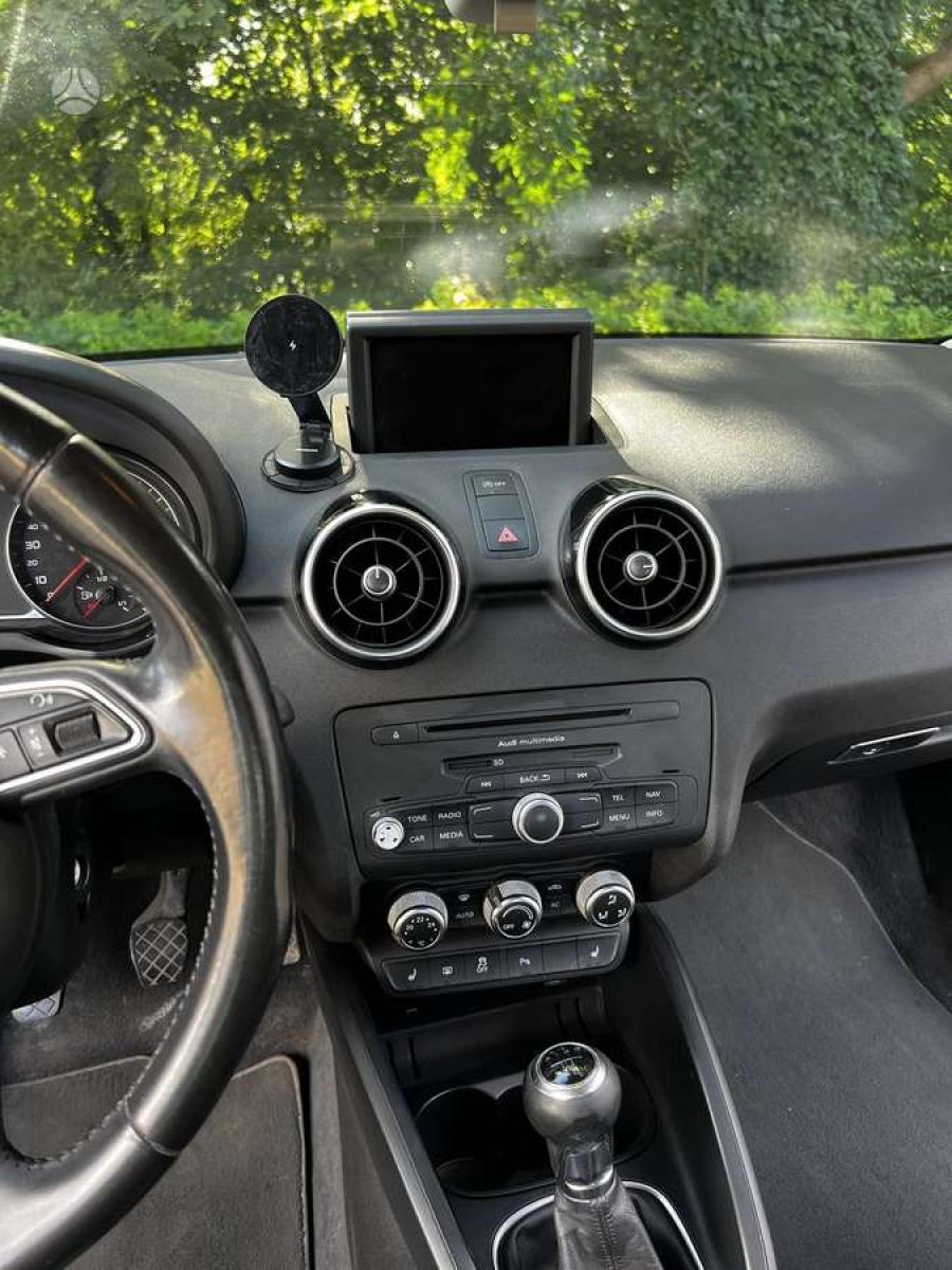 Black Audi A1 2011 in Vilnius, with an engine capacity of 1.60 L and mileage of 304 thousand km for 4000 €, photo 12 on AUTOMOTO.COM.LV