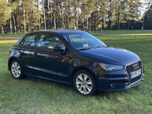 Black Audi A1 2011 in Svencionys, with an engine capacity of 1.60 L and mileage of 279 thousand km for 4500 €, photo 6 on AUTOMOTO.COM.LV
