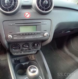 Black Audi A1 2011 in Riga, with an engine capacity of 1.20 L and mileage of 345 thousand km for 2992 €, photo 13 on AUTOMOTO.COM.LV