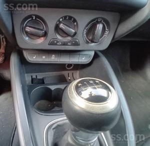 Black Audi A1 2011 in Riga, with an engine capacity of 1.20 L and mileage of 345 thousand km for 2992 €, photo 14 on AUTOMOTO.COM.LV