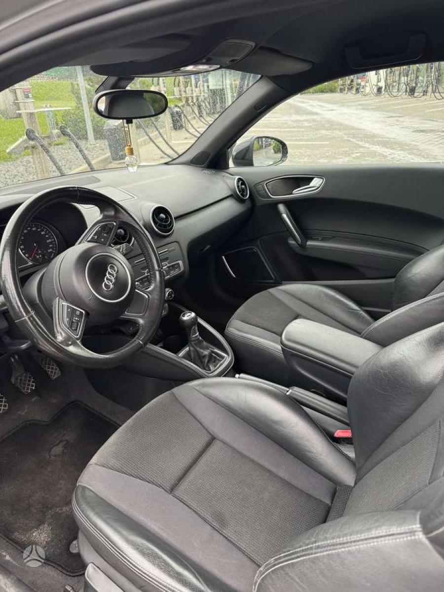 Melns Audi A1 2011 Viļņa, ar dzinēja tilpumu 1.60 L un nobraukumu 219 tūkst. km par 4750 €, foto 24 vietnē AUTOMOTO.COM.LV