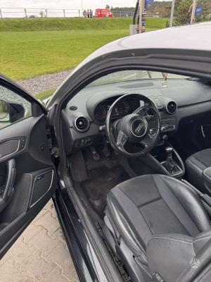 Melns Audi A1 2011 Viļņa, ar dzinēja tilpumu 1.60 L un nobraukumu 219 tūkst. km par 4750 €, foto 26 vietnē AUTOMOTO.COM.LV
