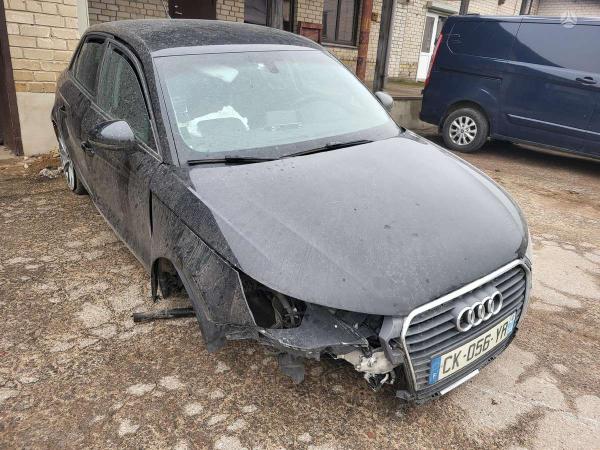 Melns Audi A1 2012 Tauragė, ar dzinēja tilpumu 1.60 L un nobraukumu 150 tūkst. km par 1700 €, foto 2 vietnē AUTOMOTO.COM.LV