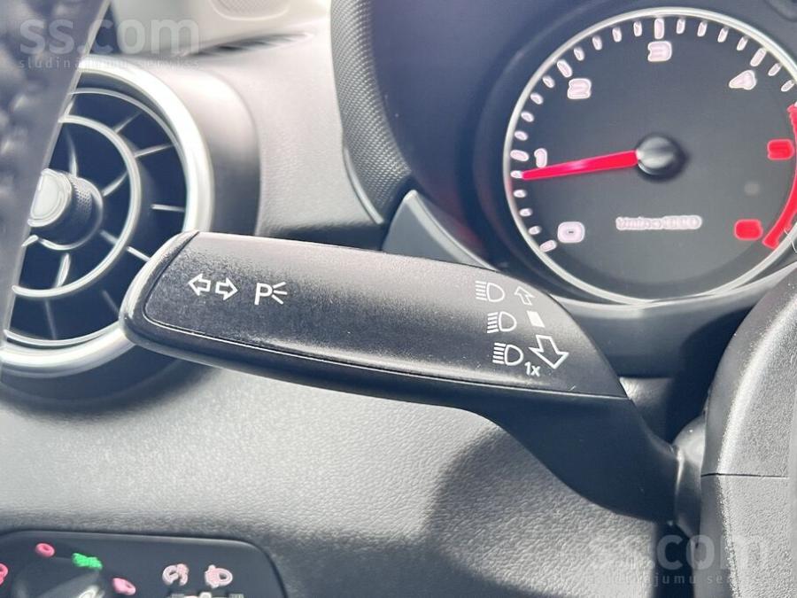Black Audi A1 2012 in Jelgava, with an engine capacity of 1.60 L and mileage of 126 thousand km for 5399 €, photo 19 on AUTOMOTO.COM.LV