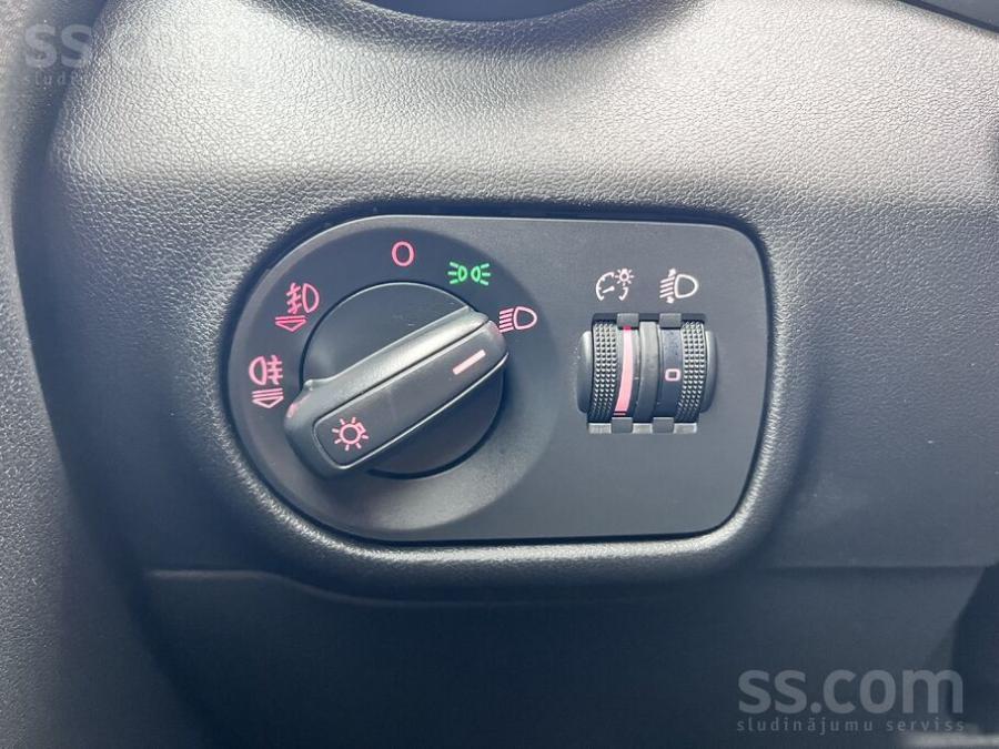 Black Audi A1 2012 in Jelgava, with an engine capacity of 1.60 L and mileage of 126 thousand km for 5399 €, photo 24 on AUTOMOTO.COM.LV