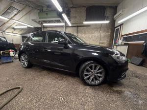 Melns Audi A1 2013 Kauņa, ar dzinēja tilpumu 1.60 L un nobraukumu 198 tūkst. km par 6495 €, foto 4 vietnē AUTOMOTO.COM.LV