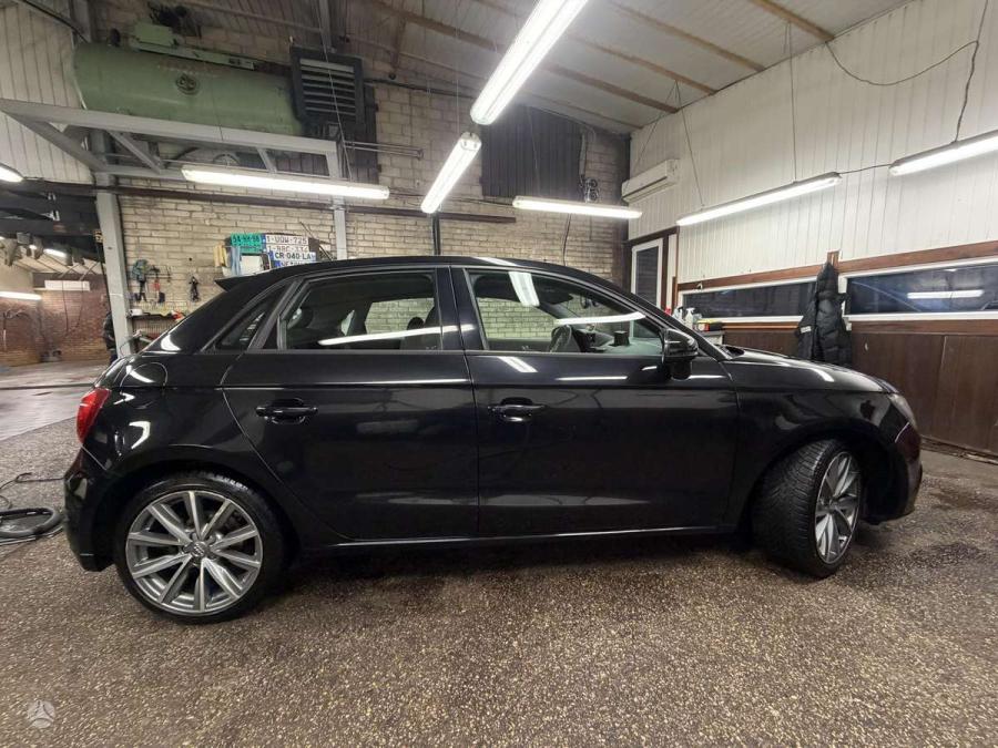 Melns Audi A1 2013 Kauņa, ar dzinēja tilpumu 1.60 L un nobraukumu 198 tūkst. km par 6495 €, foto 5 vietnē AUTOMOTO.COM.LV