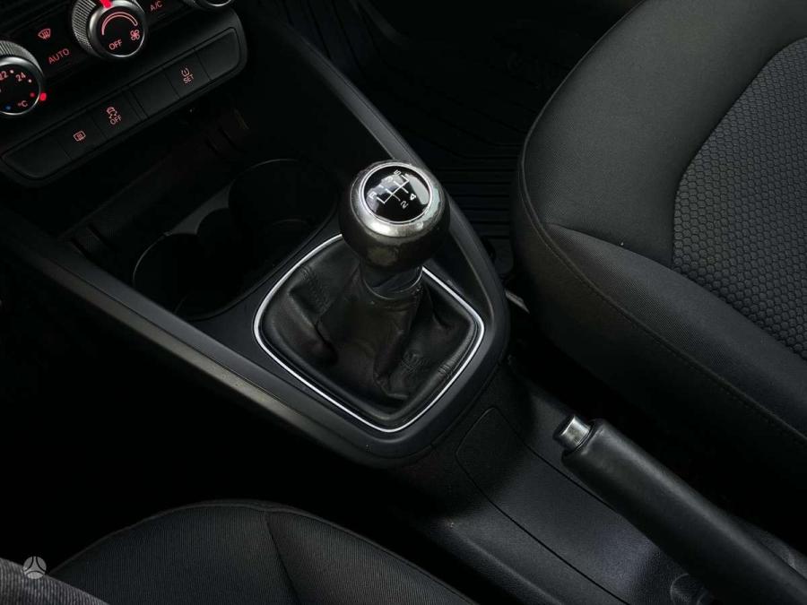Melns Audi A1 2013 Viļņa, ar dzinēja tilpumu 1.60 L un nobraukumu 202 tūkst. km par 4999 €, foto 16 vietnē AUTOMOTO.COM.LV