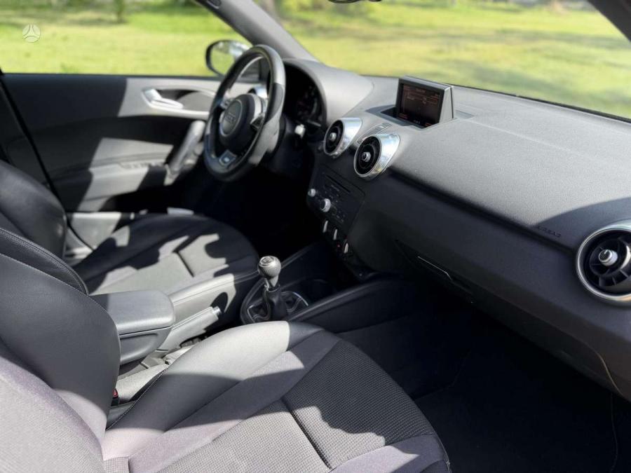 Melns Audi A1 2013 Elektrėnai, ar dzinēja tilpumu 1.60 L un nobraukumu 240 tūkst. km par 5990 €, foto 11 vietnē AUTOMOTO.COM.LV