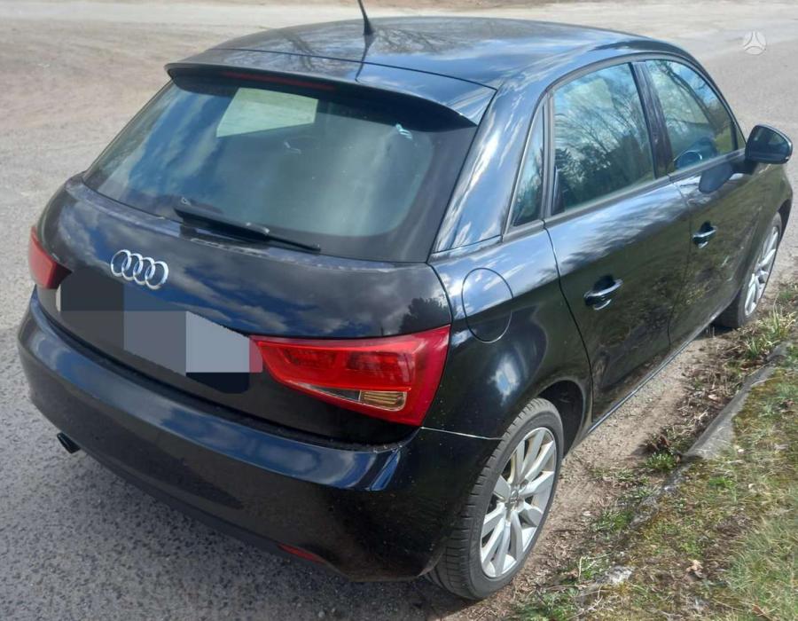 Melns Audi A1 2013 Panevēža, ar dzinēja tilpumu 1.60 L un nobraukumu 250 tūkst. km par 4050 €, foto 4 vietnē AUTOMOTO.COM.LV