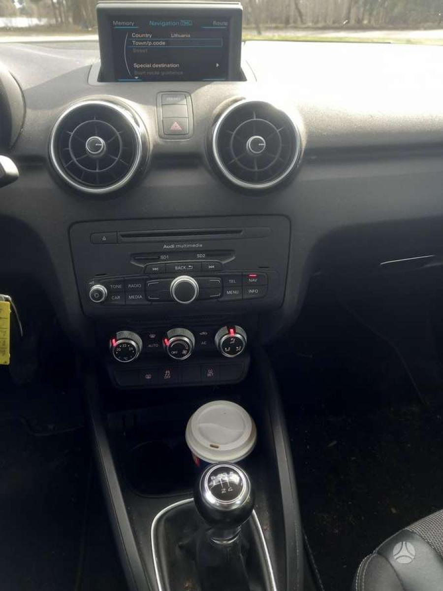 Melns Audi A1 2013 Panevēža, ar dzinēja tilpumu 1.60 L un nobraukumu 250 tūkst. km par 4050 €, foto 8 vietnē AUTOMOTO.COM.LV
