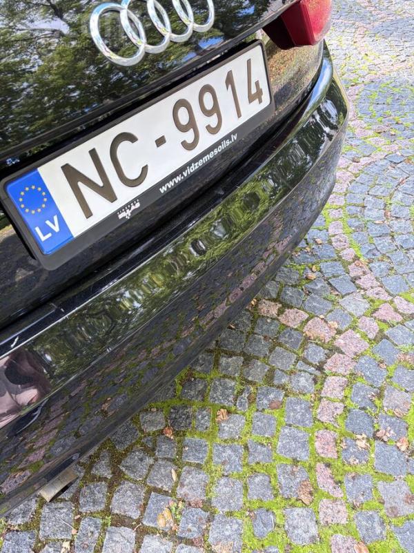 Black Audi A1 2013 in Gulbene, with an engine capacity of 1.60 L and mileage of 270 thousand km for 5300 €, photo 11 on AUTOMOTO.COM.LV
