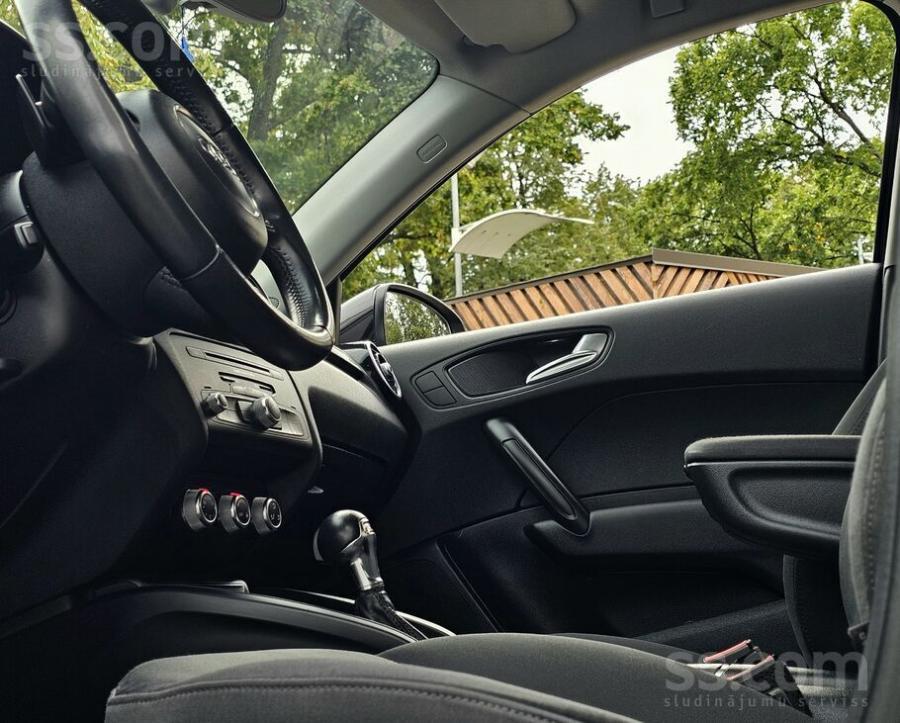 Black Audi A1 2013 in Jelgava, with an engine capacity of 1.60 L and mileage of 183 thousand km for 6900 €, photo 10 on AUTOMOTO.COM.LV
