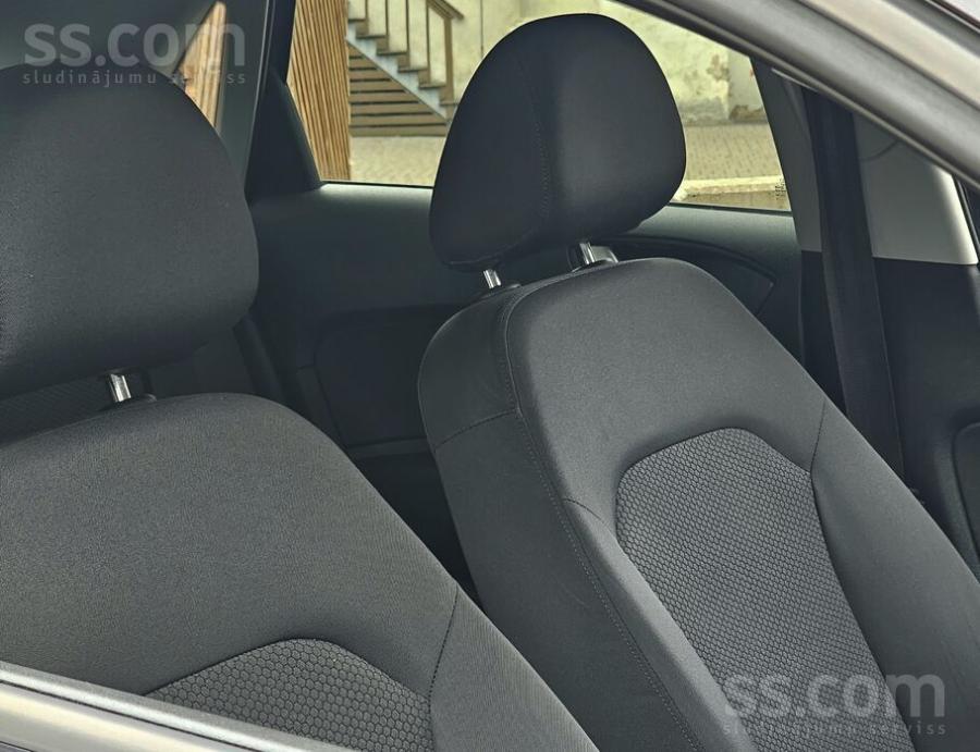 Black Audi A1 2013 in Jelgava, with an engine capacity of 1.60 L and mileage of 183 thousand km for 6900 €, photo 11 on AUTOMOTO.COM.LV