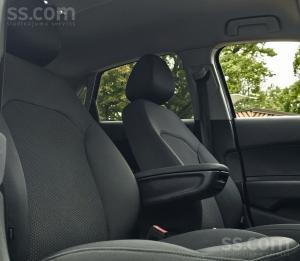 Black Audi A1 2013 in Jelgava, with an engine capacity of 1.60 L and mileage of 183 thousand km for 6900 €, photo 12 on AUTOMOTO.COM.LV