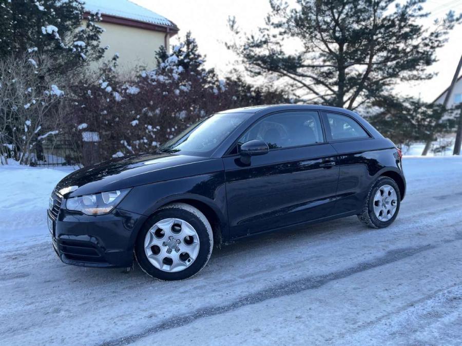Black Audi A1 2014 in Vilnius, with an engine capacity of 1.60 L and mileage of 210 thousand km for 3450 €, photo 2 on AUTOMOTO.COM.LV